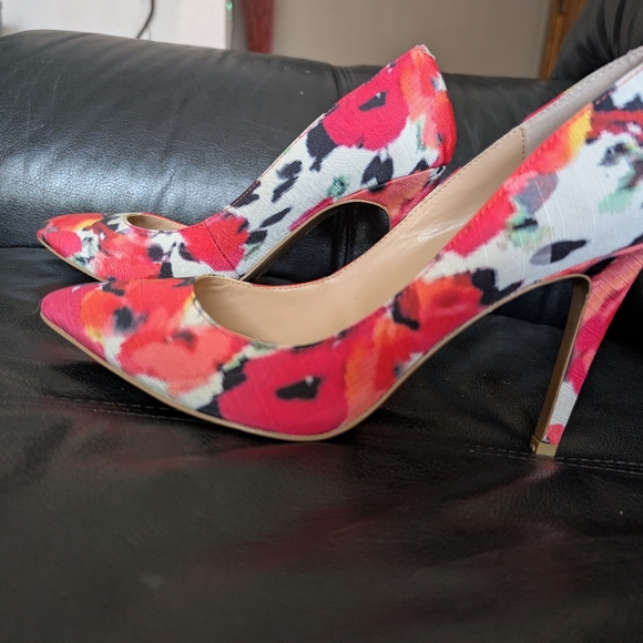 Jessica Simpson | Shoes | Jessica Simpson Floral Fabric Heels Bright ...